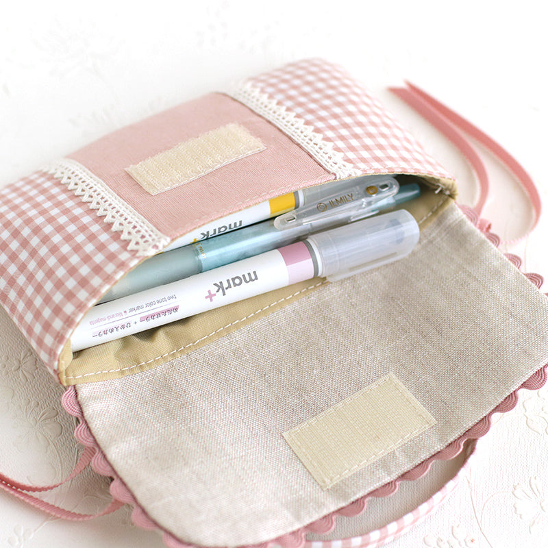 材料キット：刺繍生地入り フラップ付ペンケース ポーチ うさぎの刺繍 ミシンハンドメイド – えくりゅの森 ecru forest / Handmade & Stationery